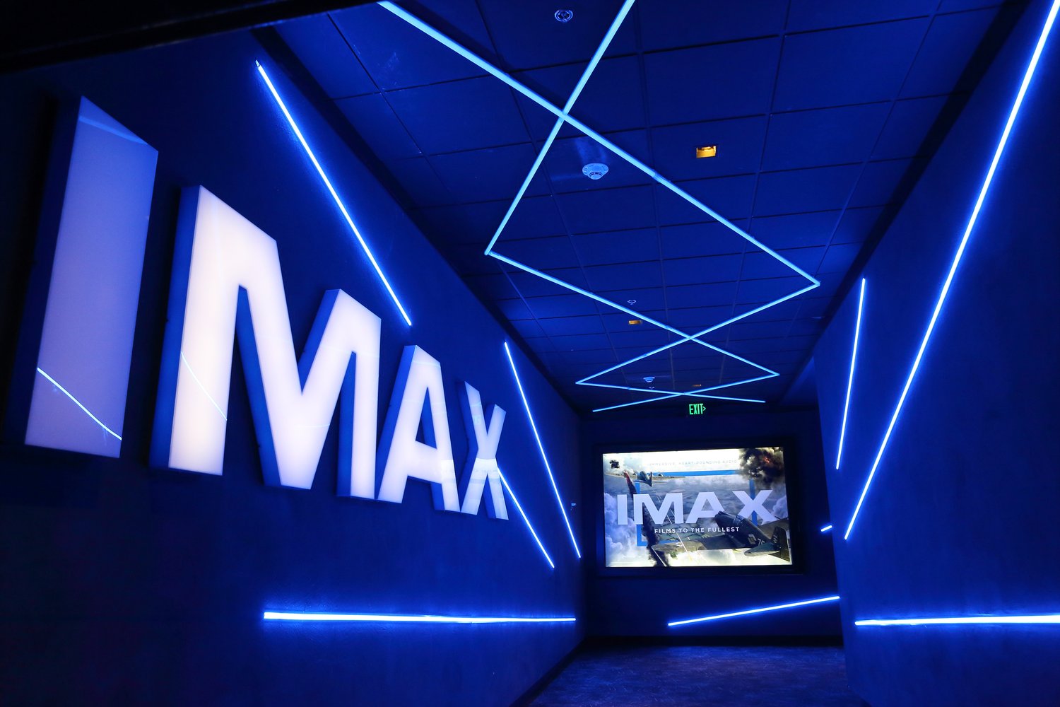 Movie Theater Digital Signage: The DEEL Difference | DEEL Media