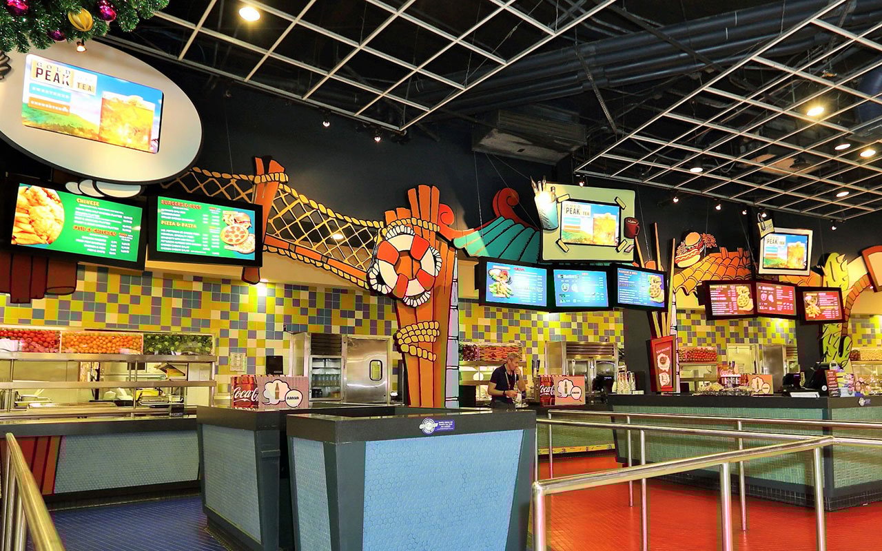 Creating a Stellar Guest Experience With Theme Park Digital Signage